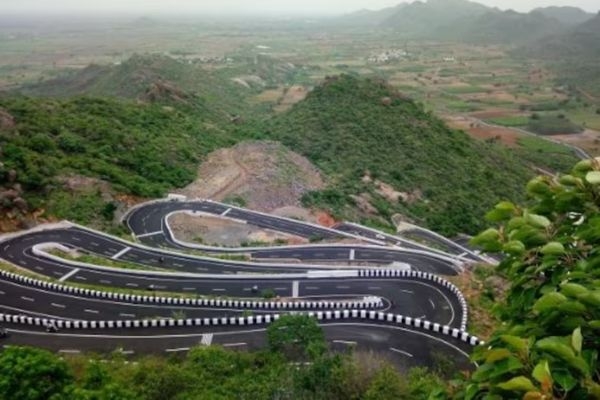 Beyond the Ordinary Roads: India's Death-Defying Hairpin Bends ...